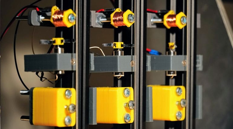 Greg's Harp: Robot de cuerdas polifónico - gearnews.es